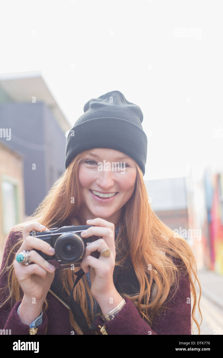 Woman camera on street hi-res stock photography and images - Alamy