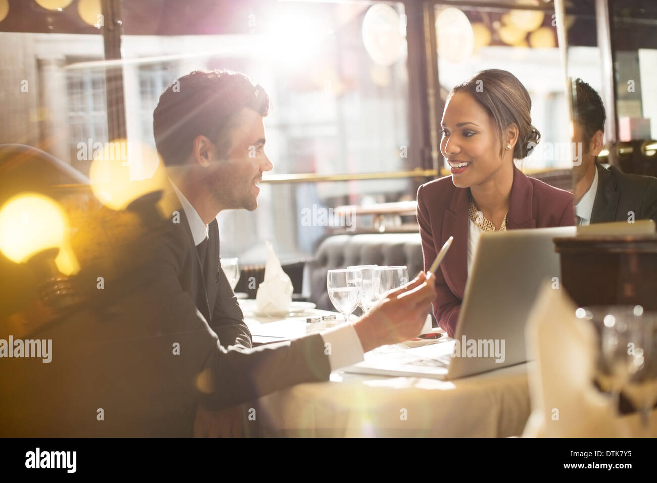 2 people talking hi-res stock photography and images - Alamy