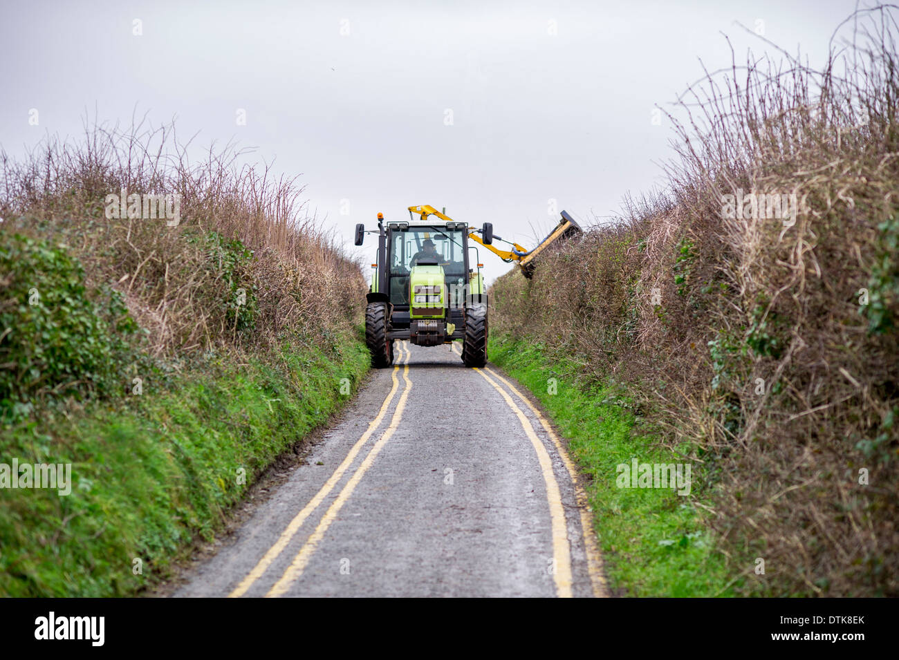 Hedge cutting country lane hi-res stock photography and images - Alamy