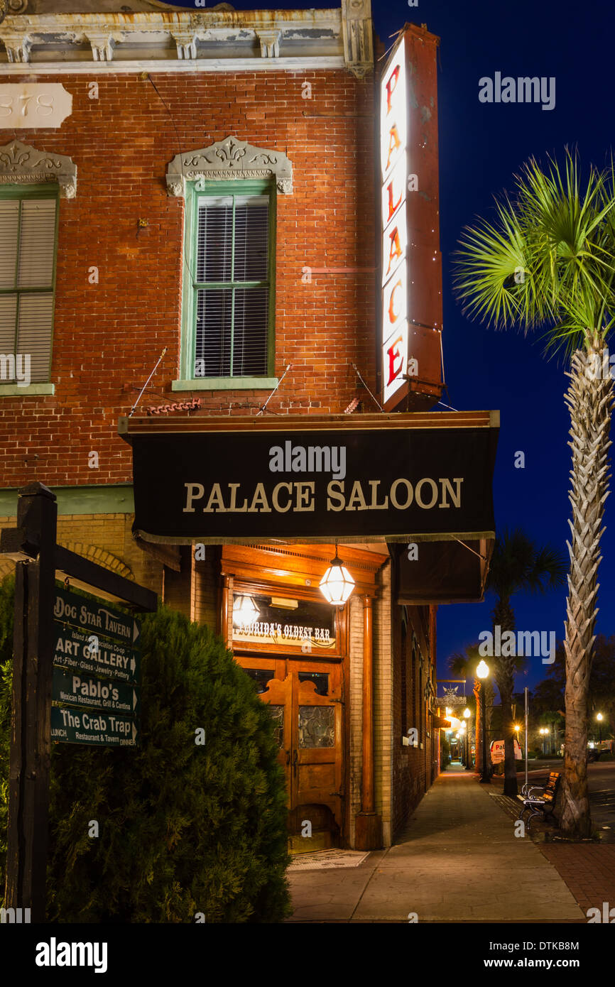 Architecture saloon hi-res stock photography and images - Alamy