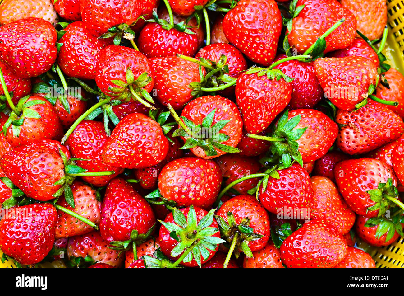 Strawberries texture hi-res stock photography and images - Alamy