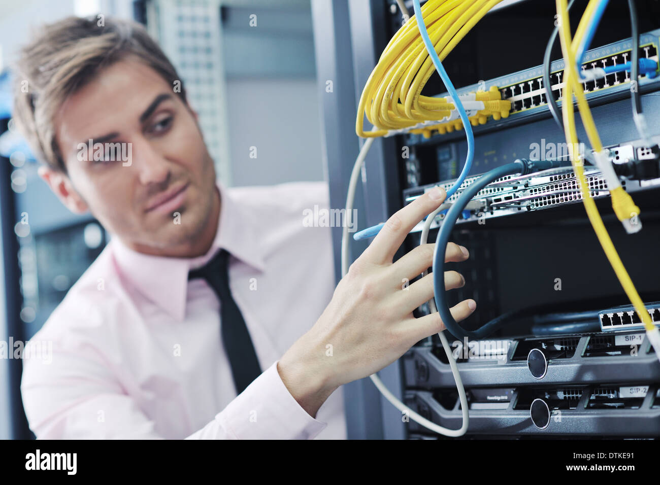 Hardware datacenter hi-res stock photography and images - Alamy