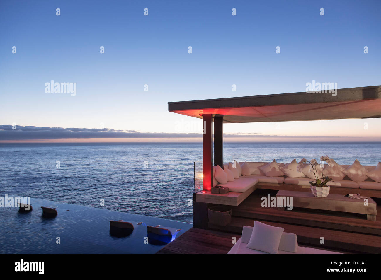 Pool cabana hi-res stock photography and images - Alamy