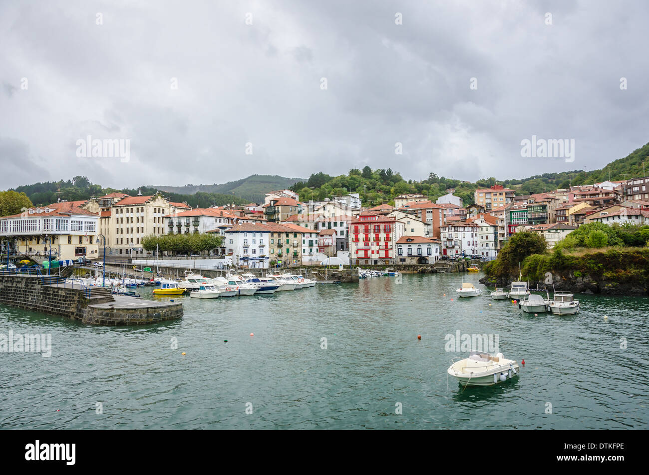Port of Mundaka, Spain, on a rainy day Stock Photo - Alamy