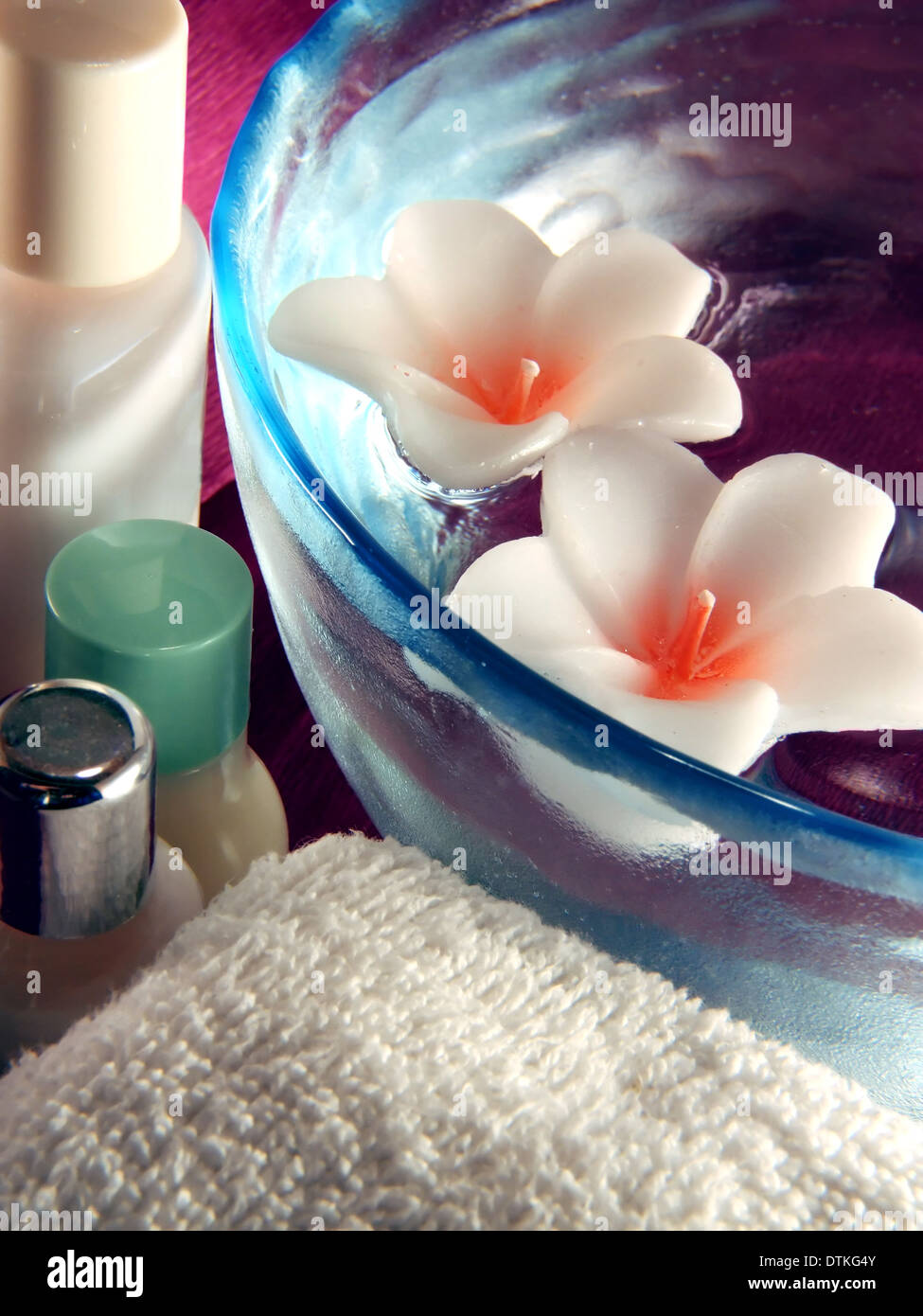 Purple floating candles hi-res stock photography and images - Alamy