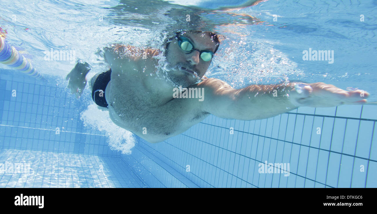 Freestyle swimming hi-res stock photography and images - Alamy