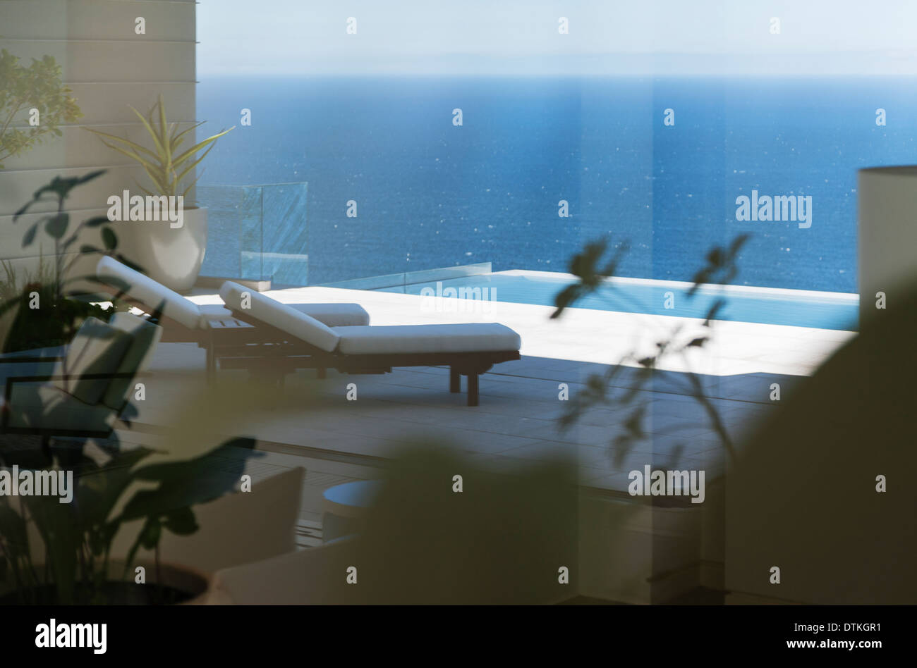 Inside infinity pool hi-res stock photography and images - Alamy