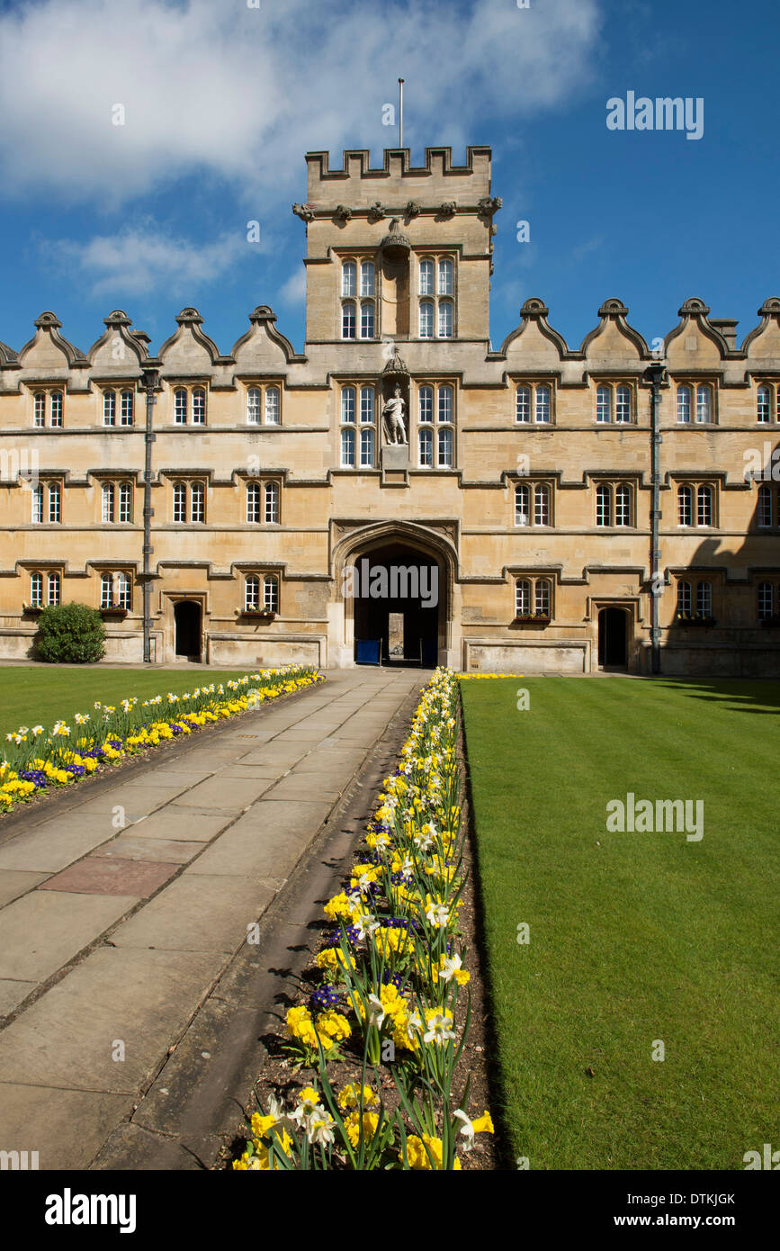 Oxford university quad hi-res stock photography and images - Alamy