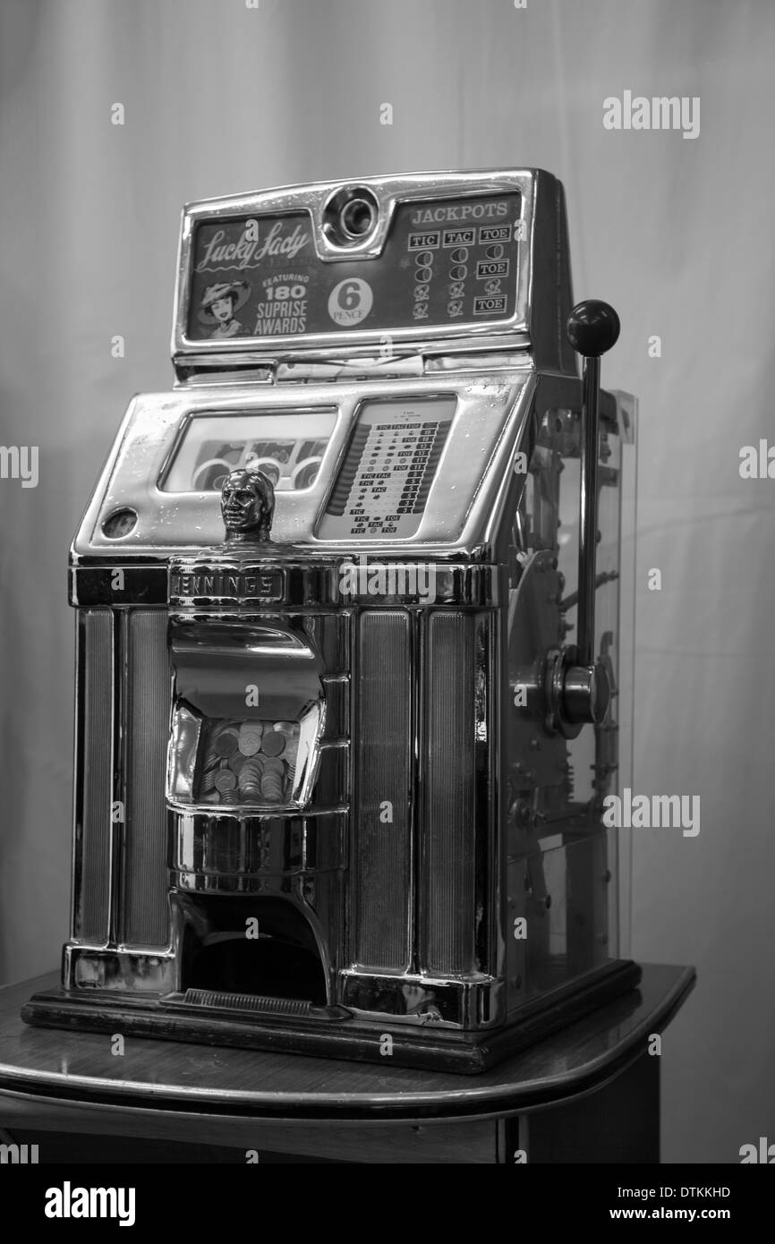 Antique american vintage Jennings Indian Chief gambling Slot Machine ...