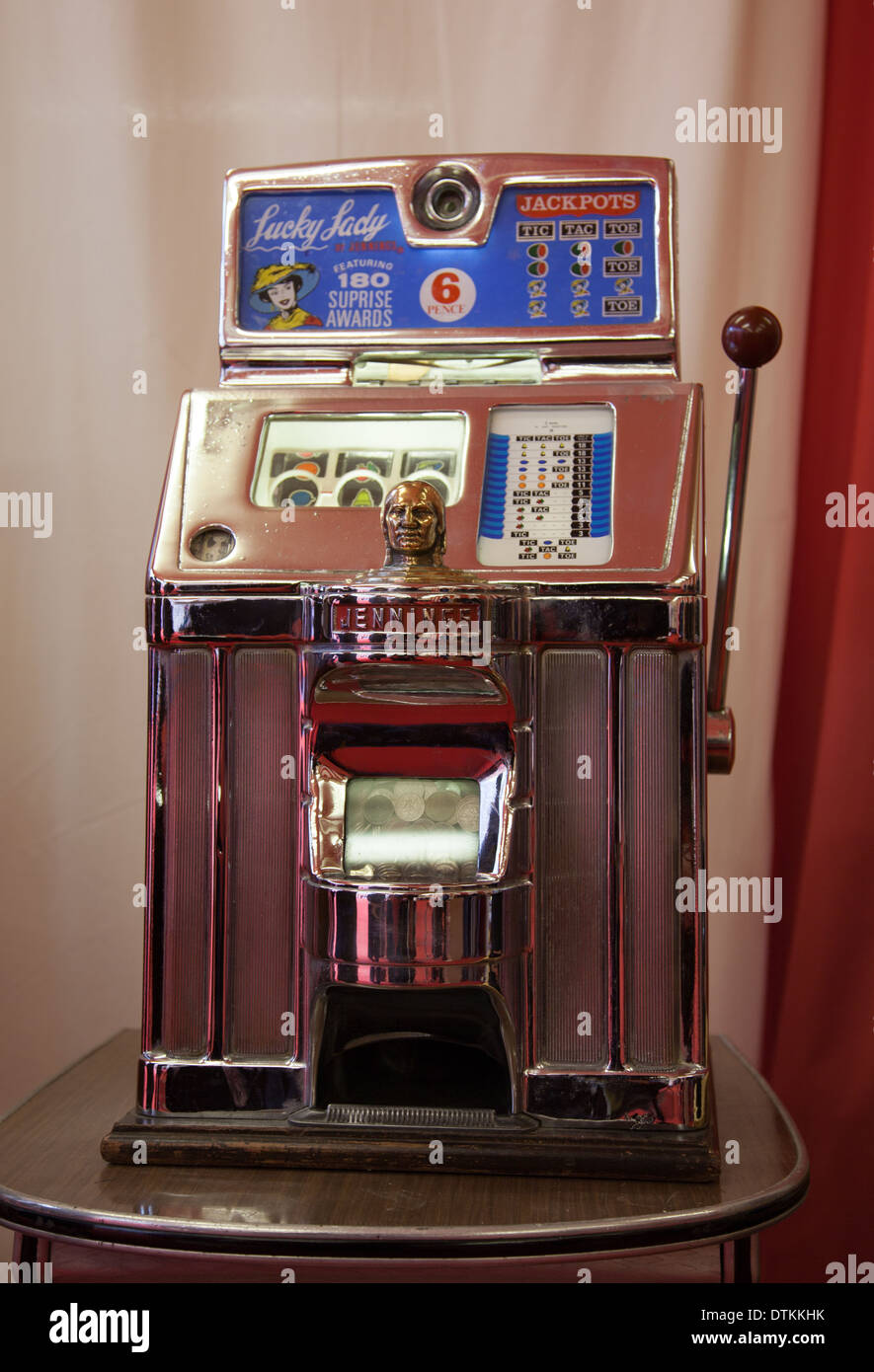One armed bandit vintage hi-res stock photography and images - Alamy