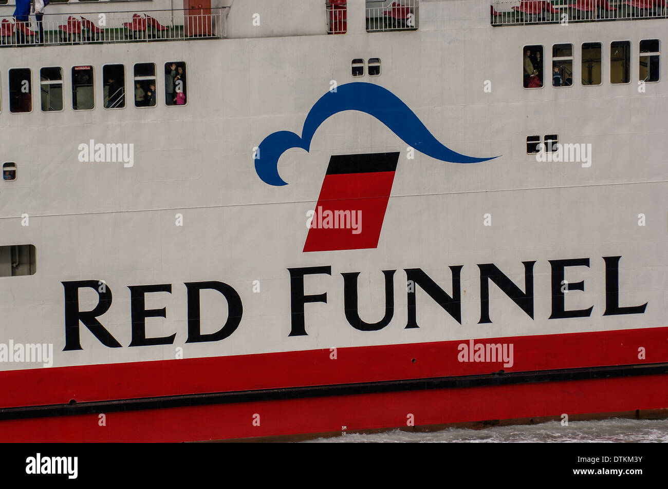 Red funnel southampton docks hi-res stock photography and images - Alamy