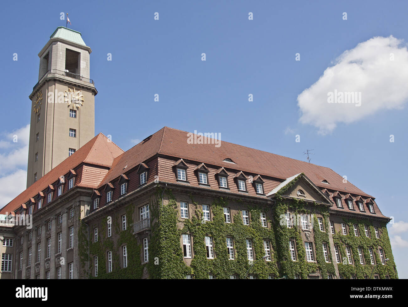 Town hall spandau hi-res stock photography and images - Alamy