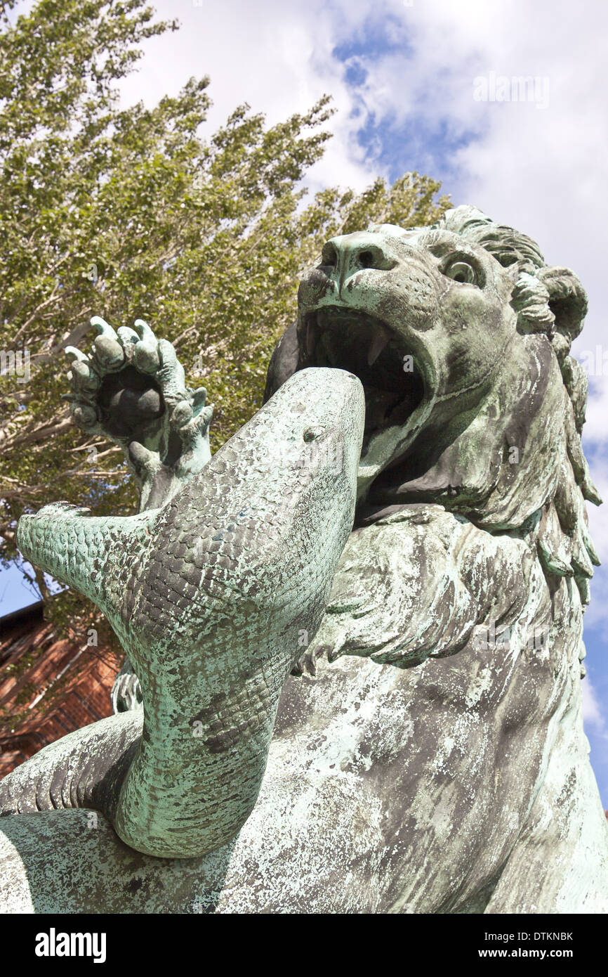 Old lion court hi-res stock photography and images - Alamy