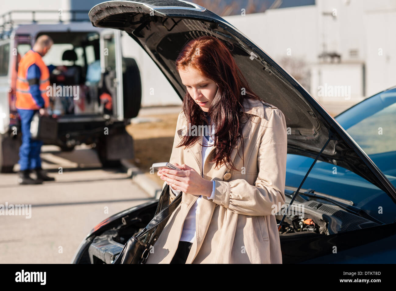 Mature woman car breakdown hi-res stock photography and images - Alamy
