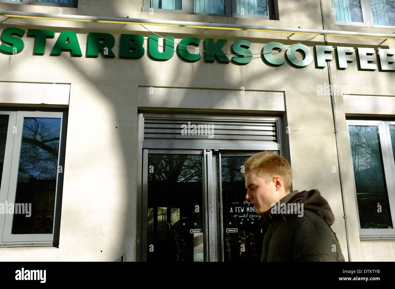 Starbucks Coffee shop, Russel Square, London Stock Photo - Alamy