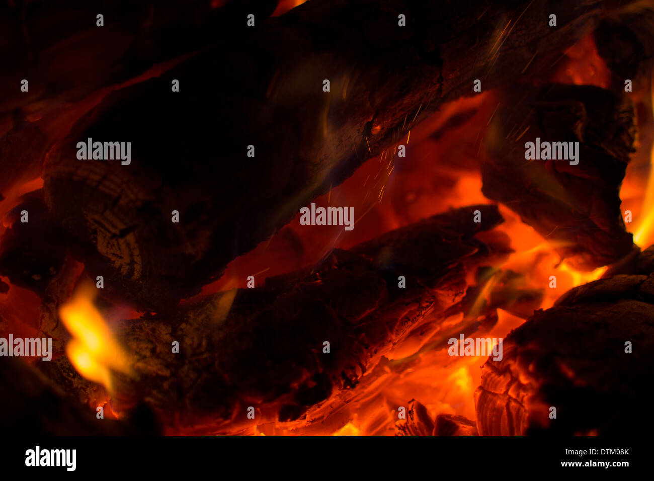 Firewood burned in campfire hi-res stock photography and images - Alamy