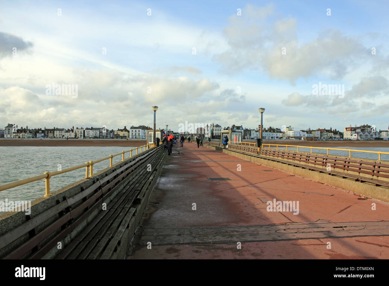 Deal kent beach hi-res stock photography and images - Alamy