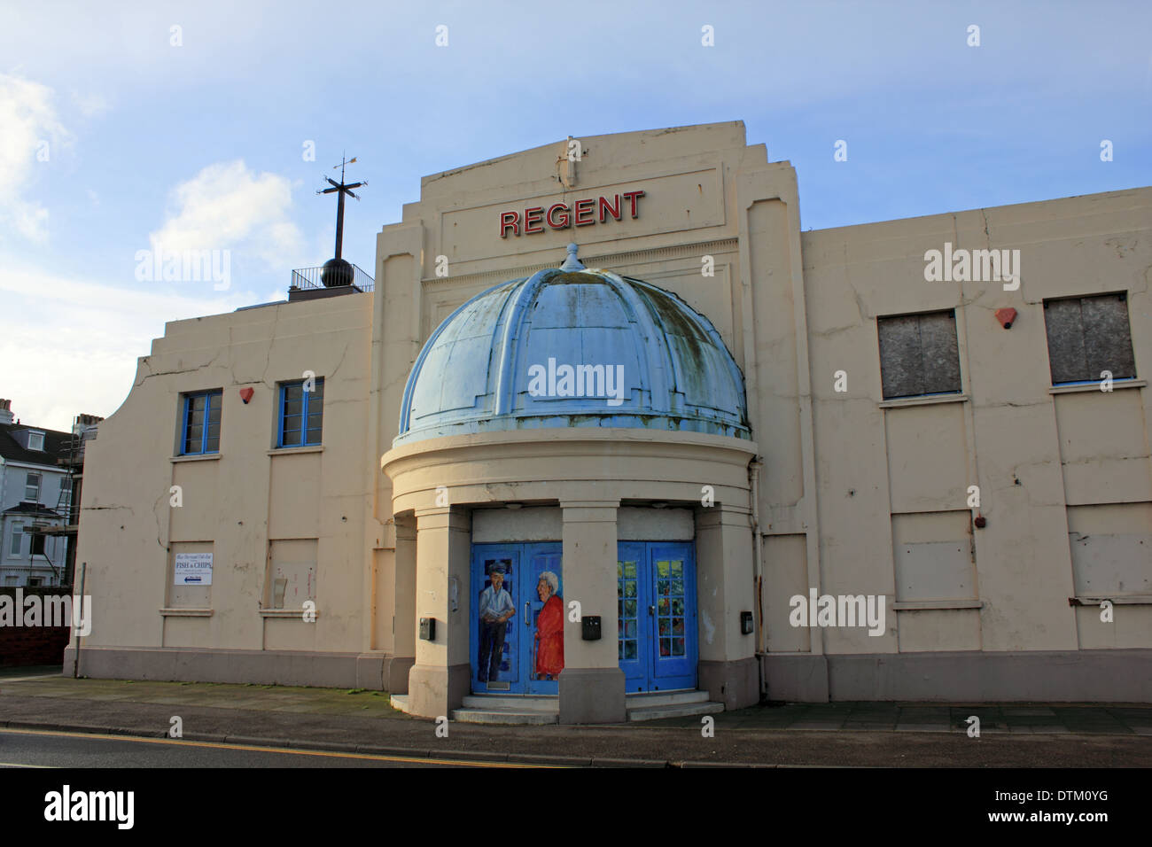 Art deco cinema building hi-res stock photography and images - Alamy