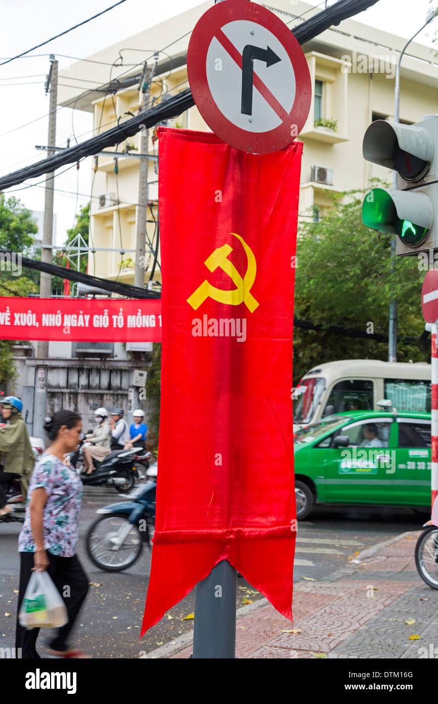 Vietnam road sign hi-res stock photography and images - Alamy
