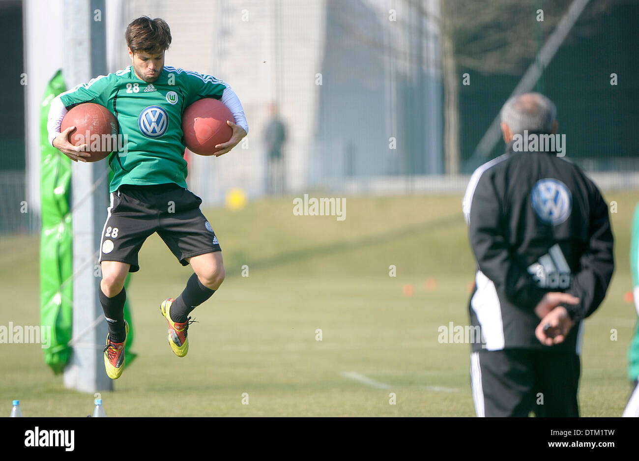 FILE - Training session with VfL Wolfsburg's team manager Felix Magath ...