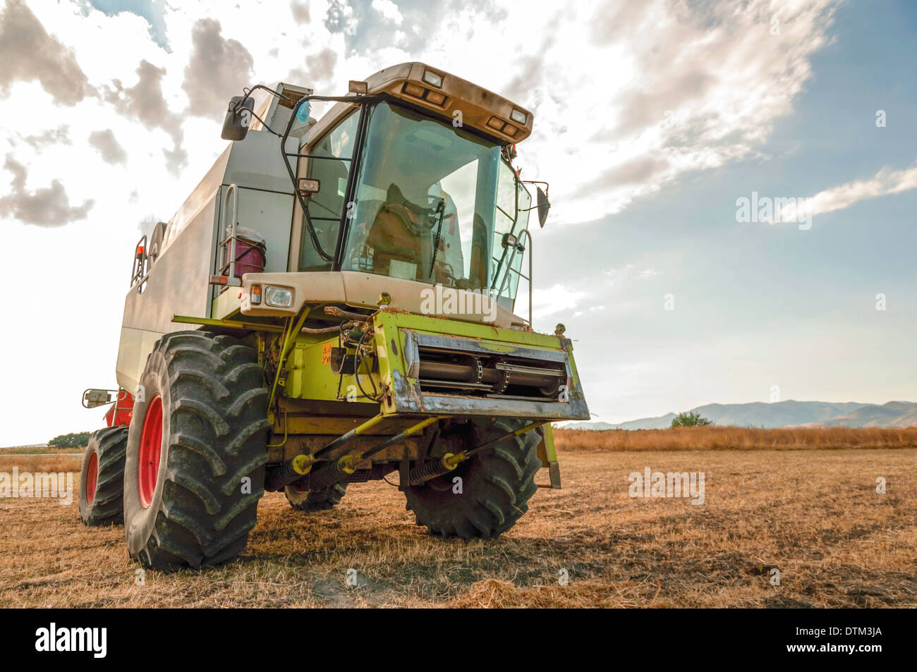 Outside machinery hi-res stock photography and images - Alamy