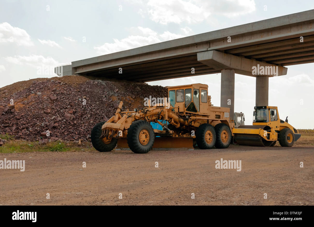 Construction and repair of highway Stock Photo - Alamy