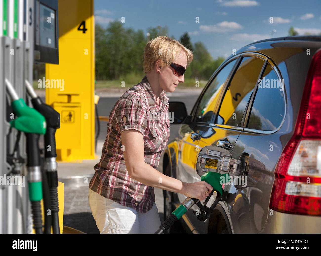 Gas tank car hi-res stock photography and images - Alamy