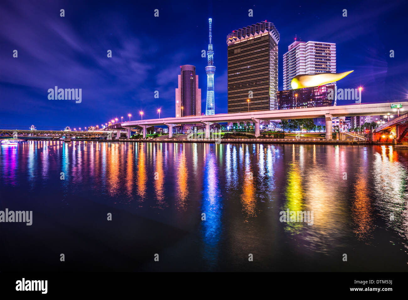 Tokyo skyline hi-res stock photography and images - Alamy