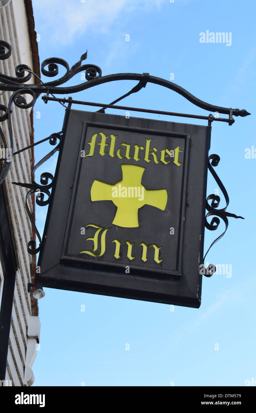 Ornate sign public house hi-res stock photography and images - Alamy