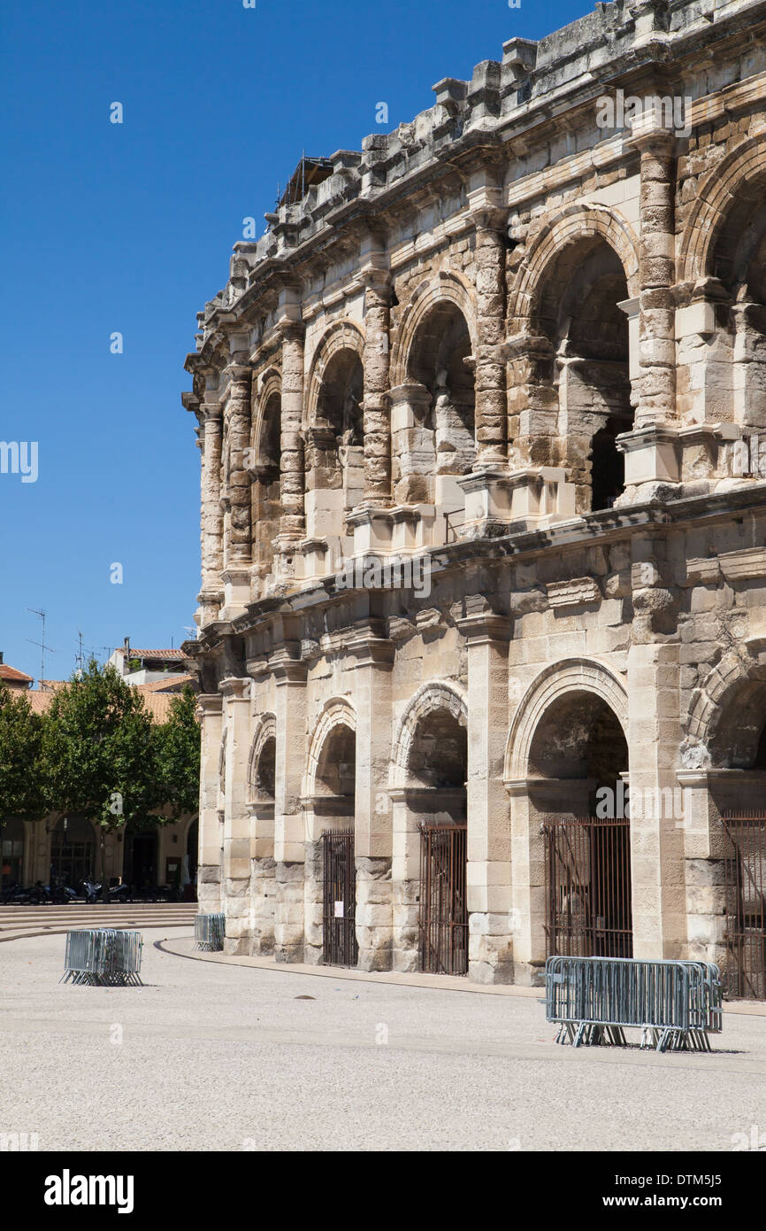 Arenes nimes hi-res stock photography and images - Alamy