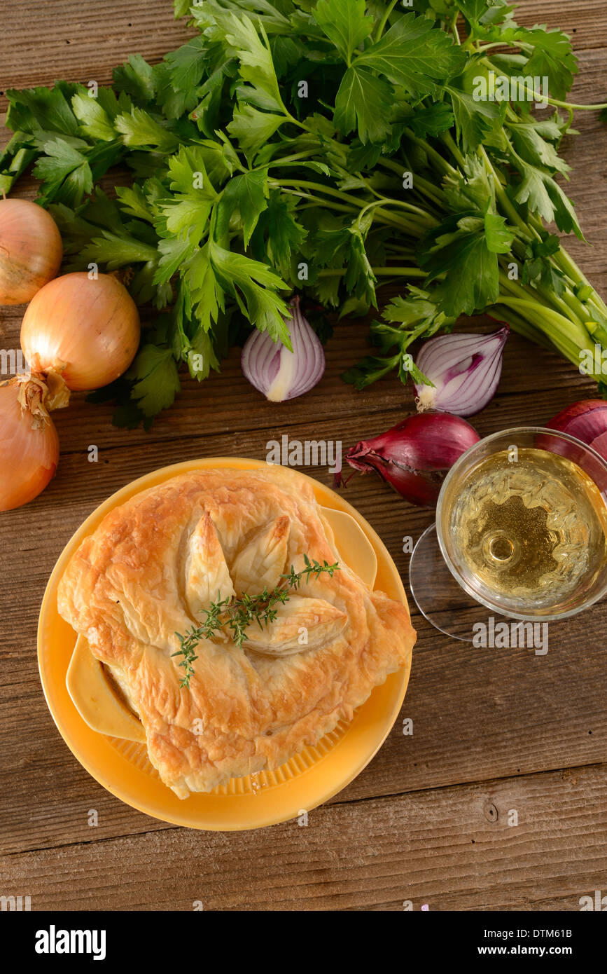 French onion soup paris hi-res stock photography and images - Alamy