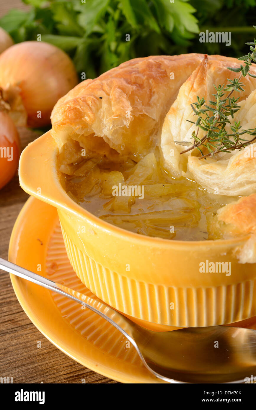 French onion soup paris hi-res stock photography and images - Alamy