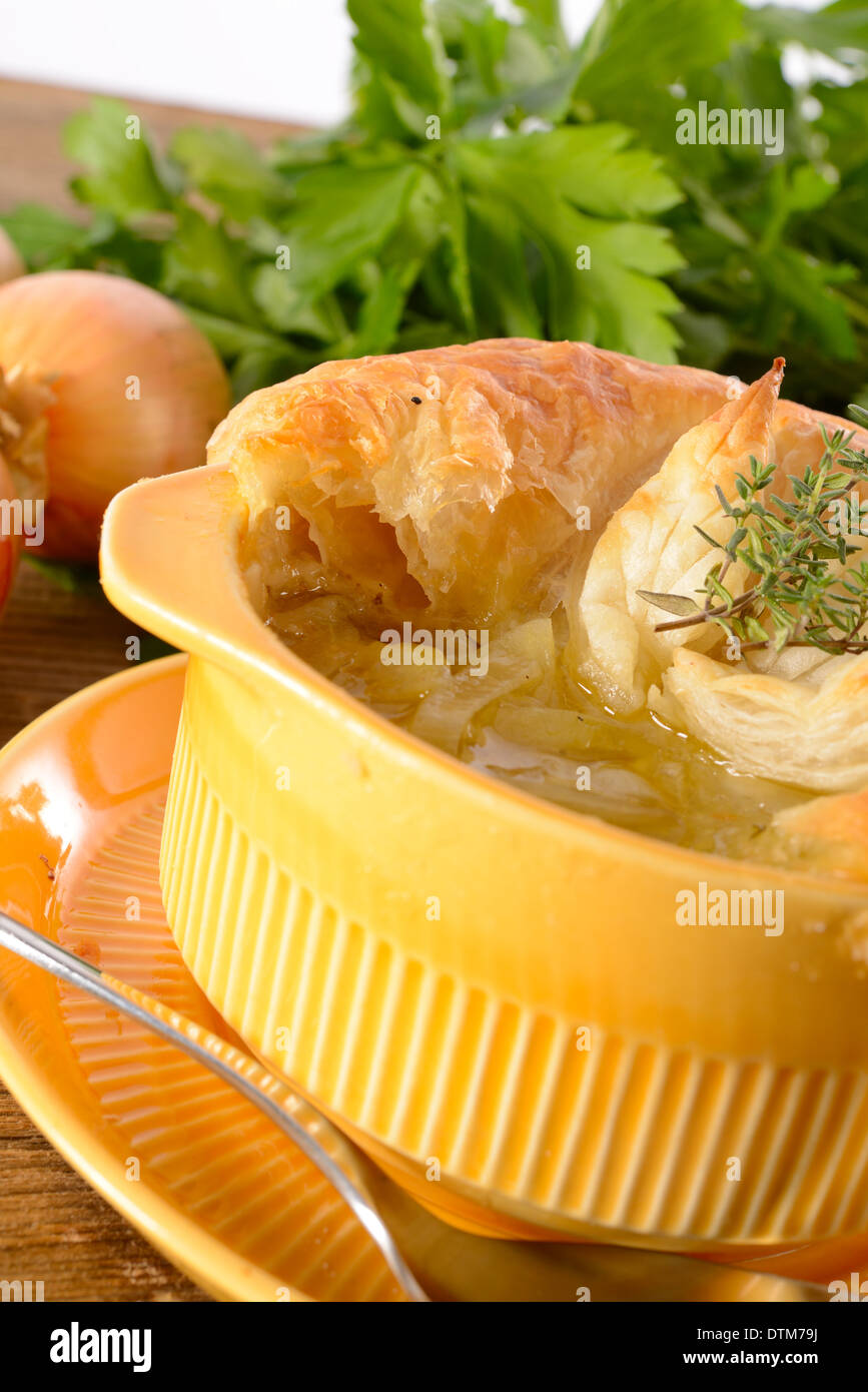 French onion soup paris hi-res stock photography and images - Alamy