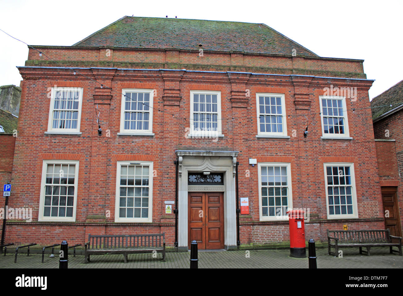 Post Office building in the historic town of Sandwich, Kent, England ...