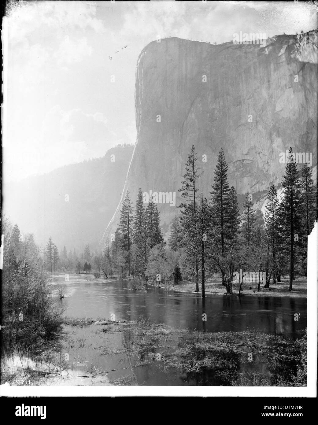El capitan merced river Black and White Stock Photos & Images - Alamy