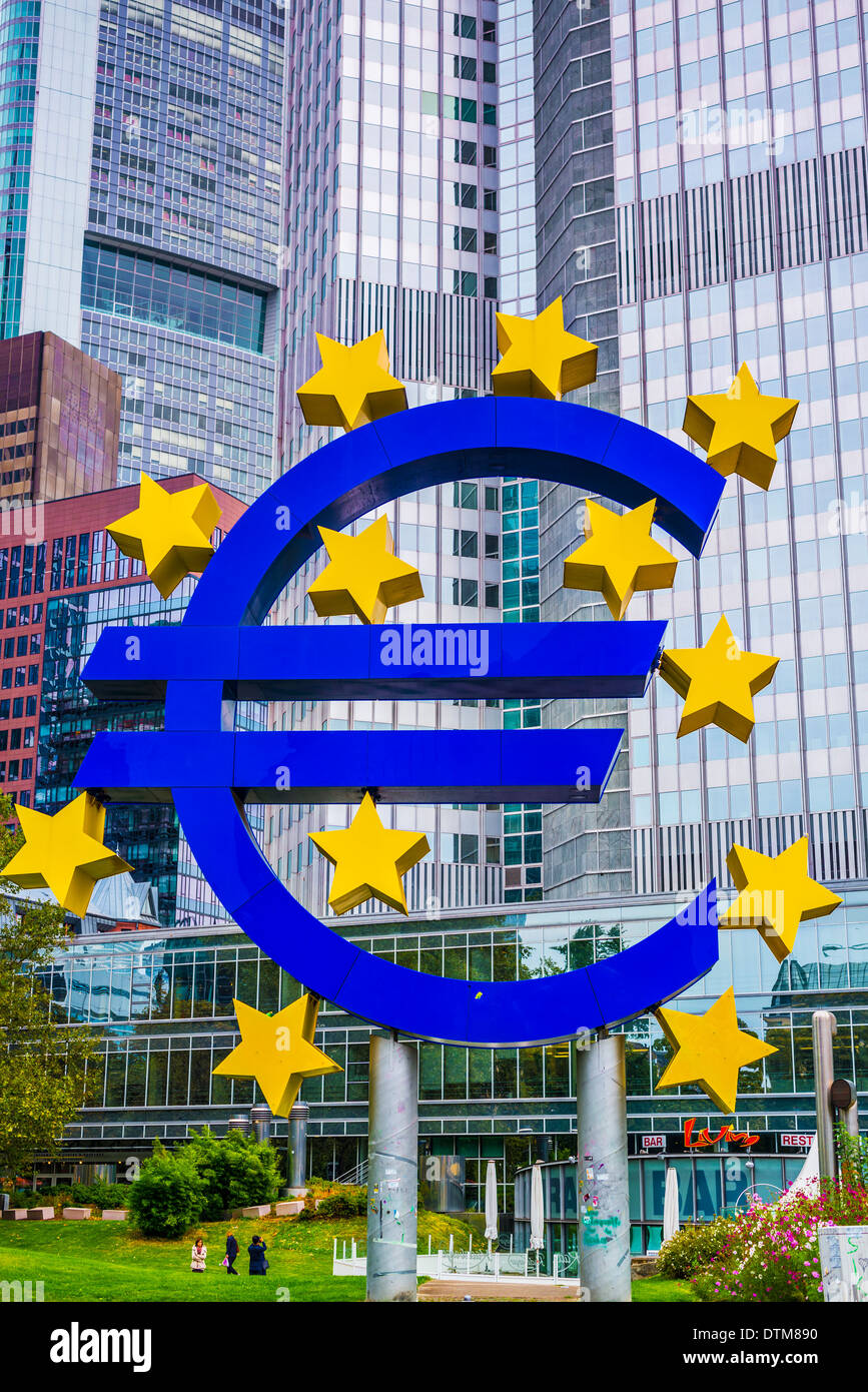 Eurotower's Euro sign in Frankfurt, Germany Stock Photo - Alamy