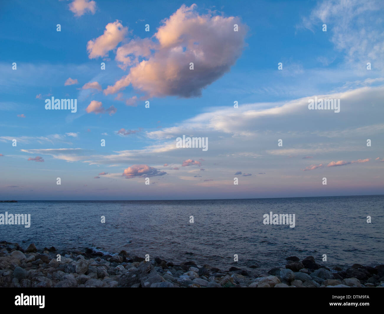 Cloud calm hi-res stock photography and images - Alamy