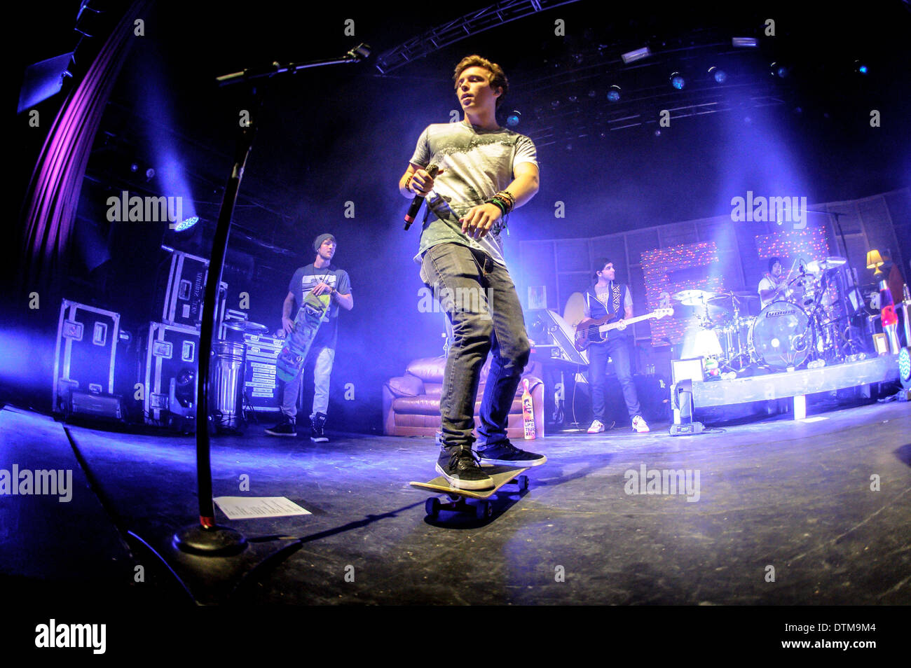 Syco records hi-res stock photography and images - Alamy