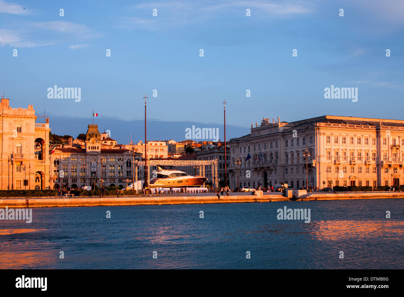 The beautiful city of Trieste planted in front of the Adriatic Sea ...