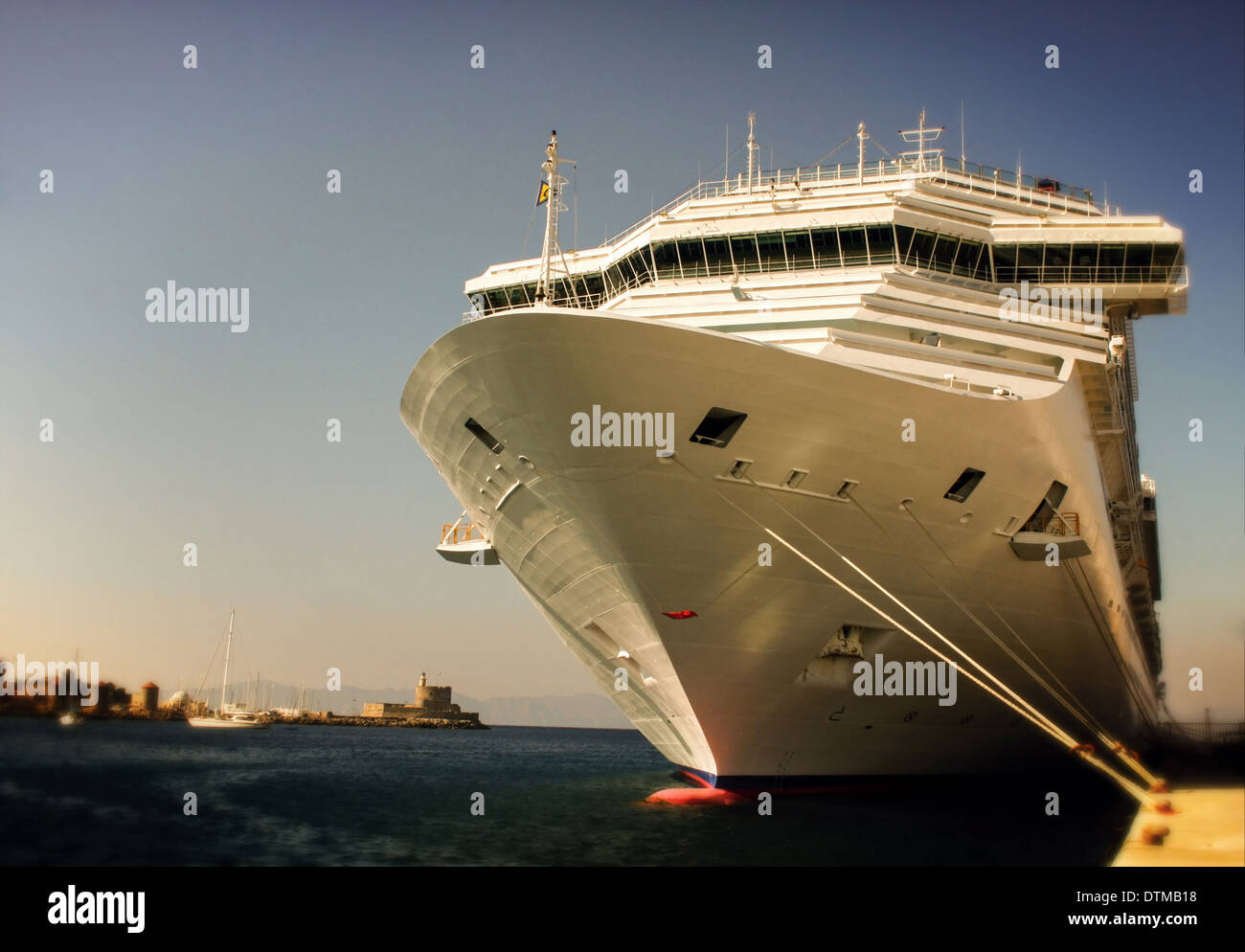 Port side view cruise ship hi-res stock photography and images - Alamy