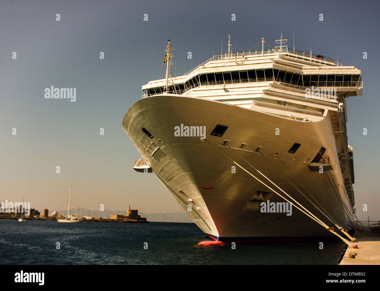 Port side view cruise ship hi-res stock photography and images - Alamy