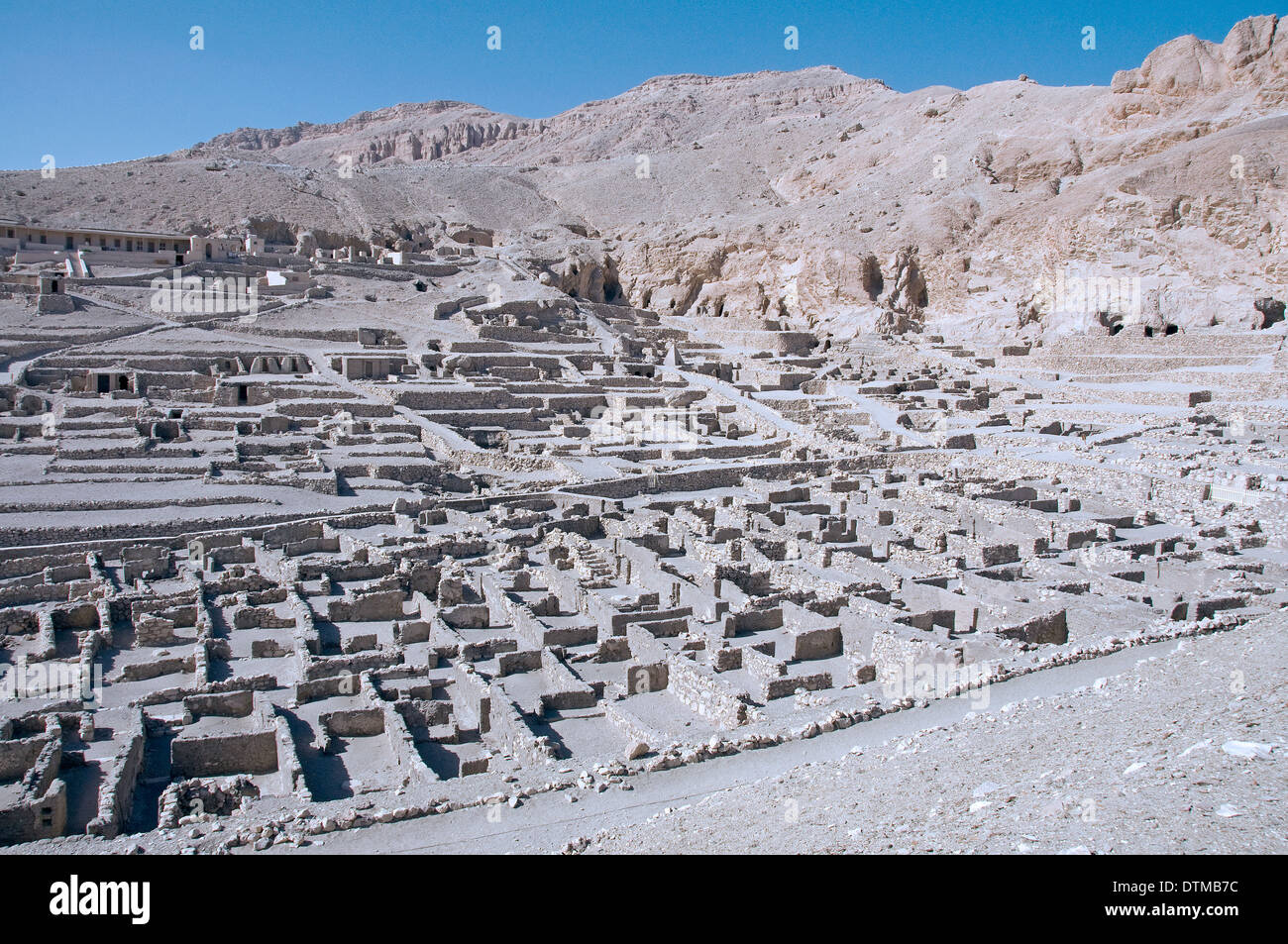 Worker's village of Deir el Medina: view of the walls of the ancient ...