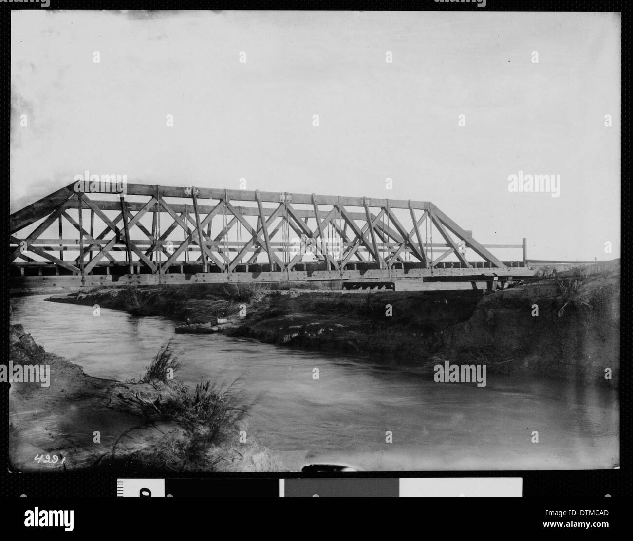 Howe truss Black and White Stock Photos & Images - Alamy