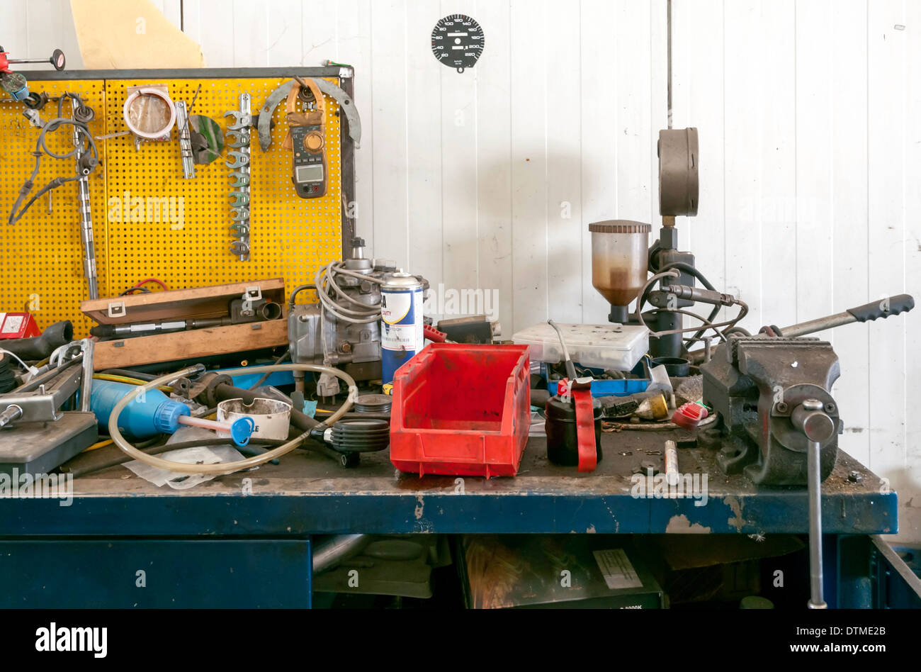 Car service inside Stock Photo - Alamy