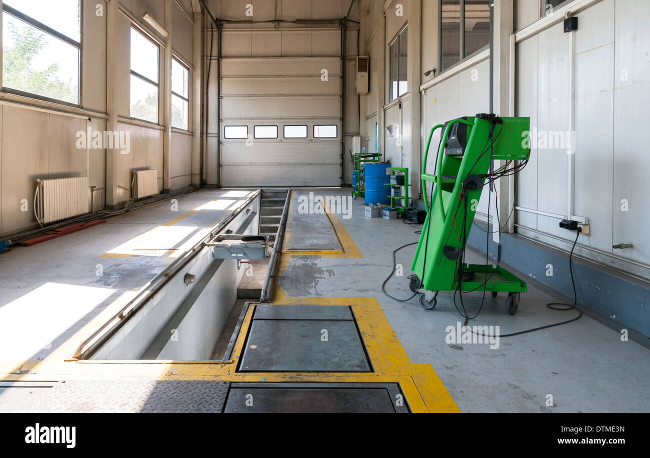 Car service inside Stock Photo - Alamy