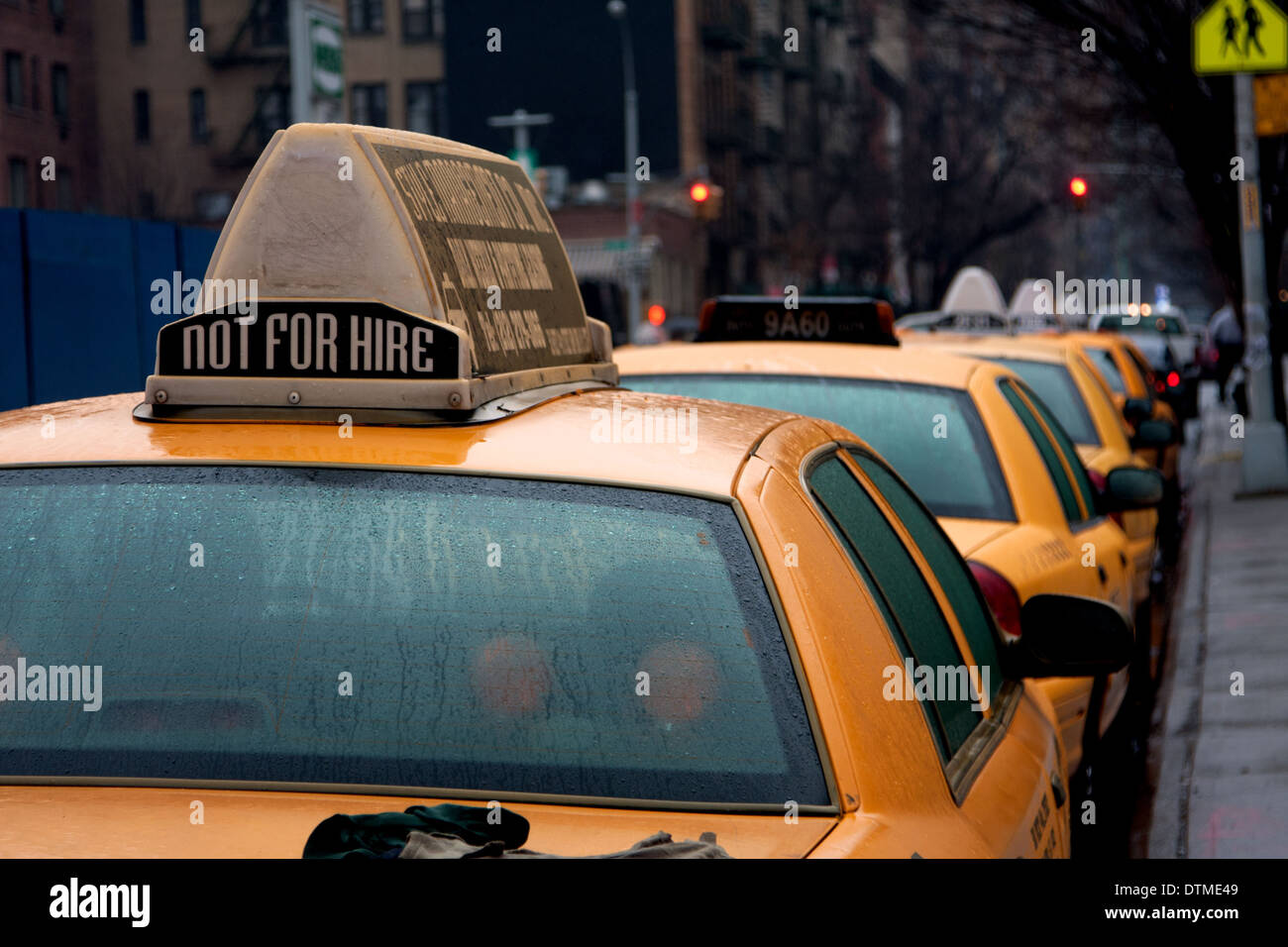 Yellow taxis in new york hi-res stock photography and images - Alamy