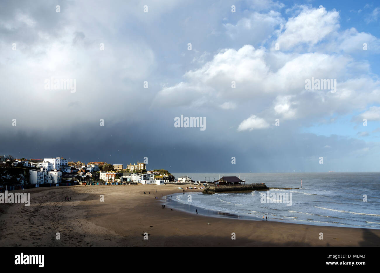 Coastal stormy hi-res stock photography and images - Alamy
