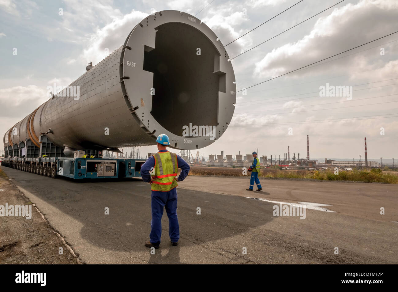 Transporting mega installation to refinery Stock Photo - Alamy