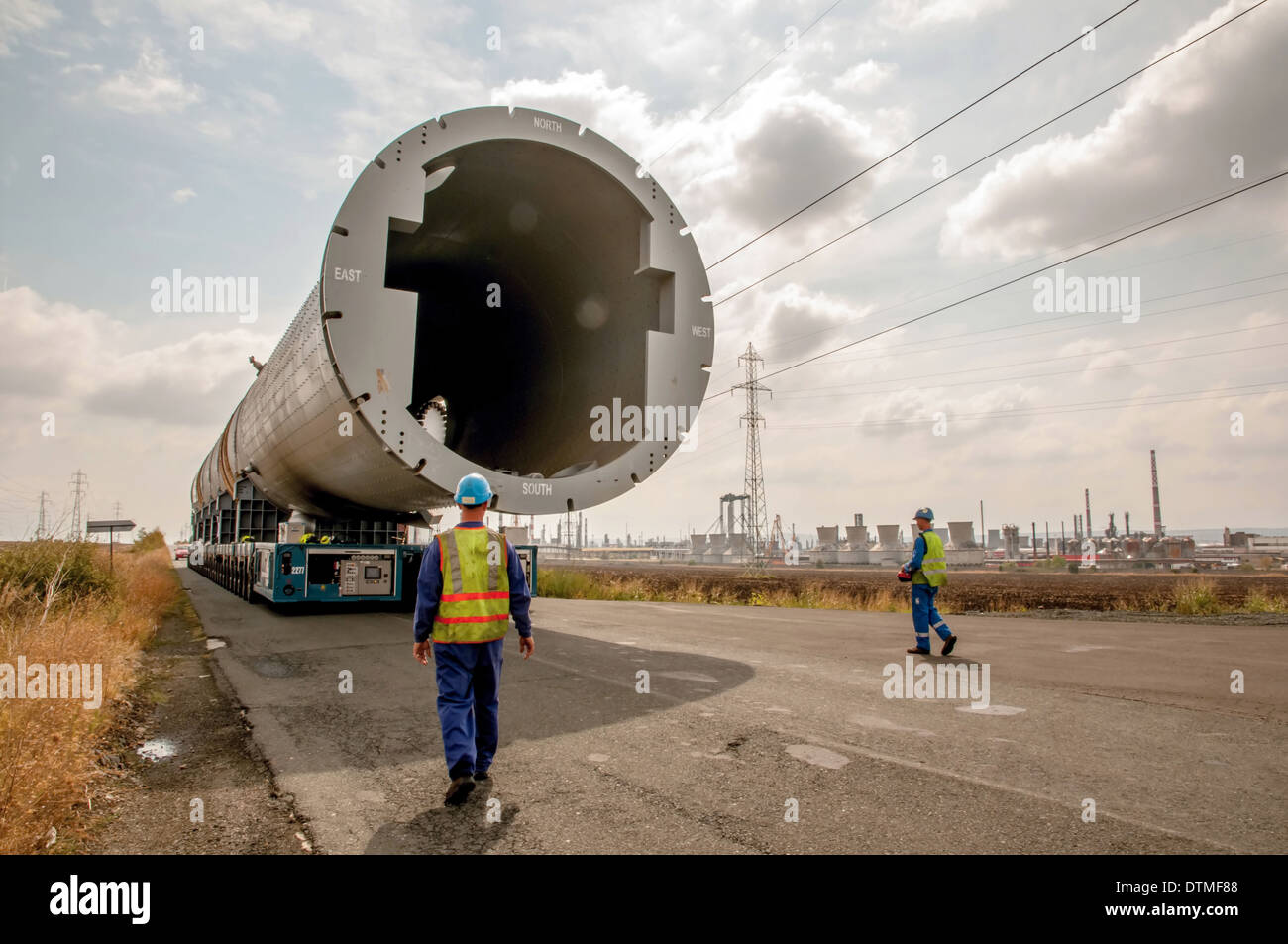 Transporting mega installation to refinery Stock Photo - Alamy