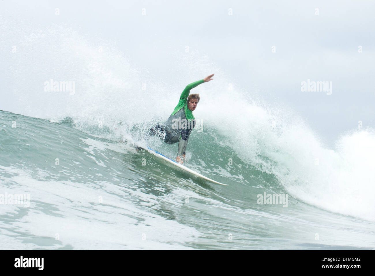 Wave of the ocean hi-res stock photography and images - Alamy